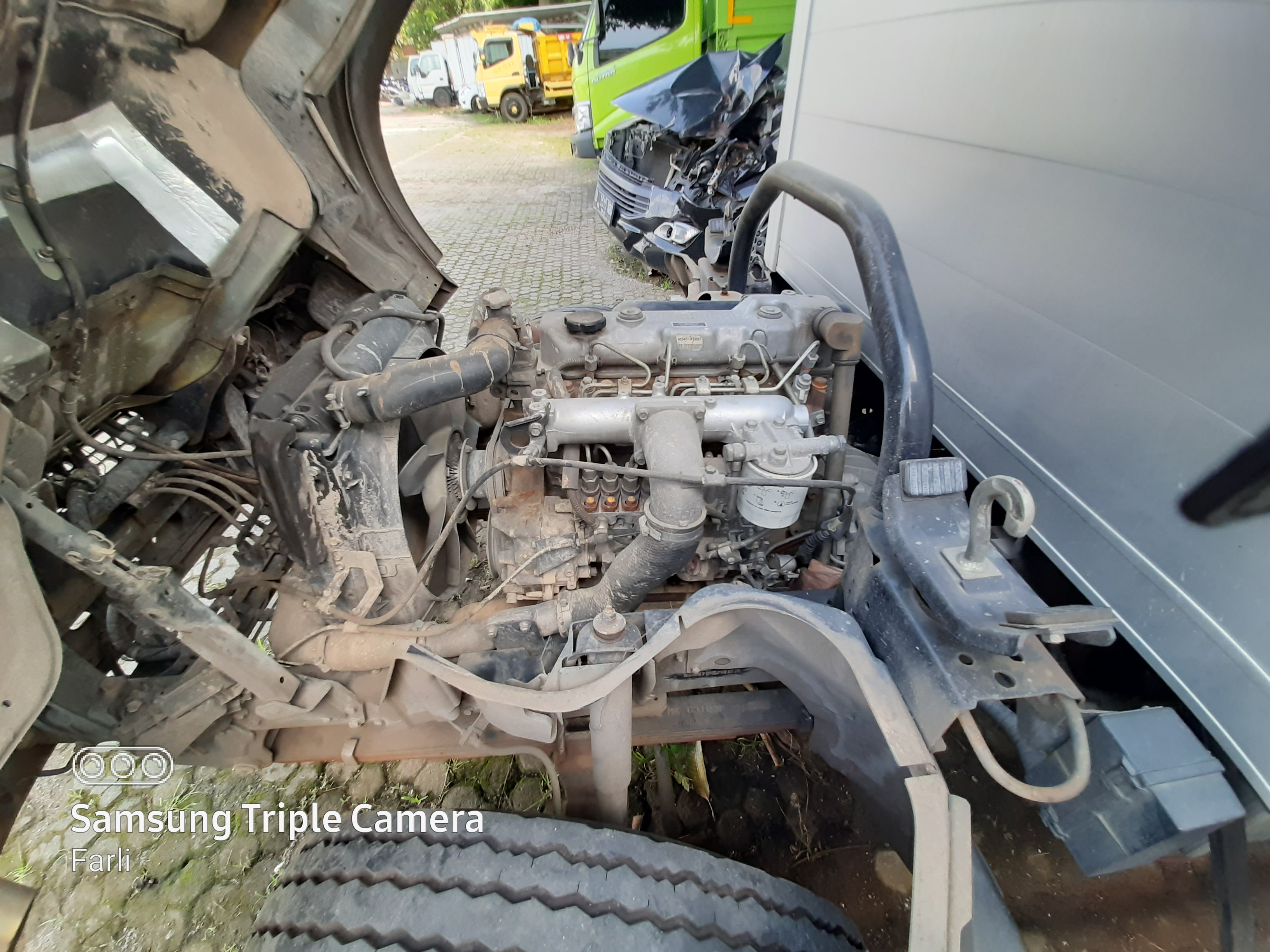 Lelang MITSUBISHI COLT DIESEL FE 71 BOX harga Rp. 133.000.000 | AUKSI