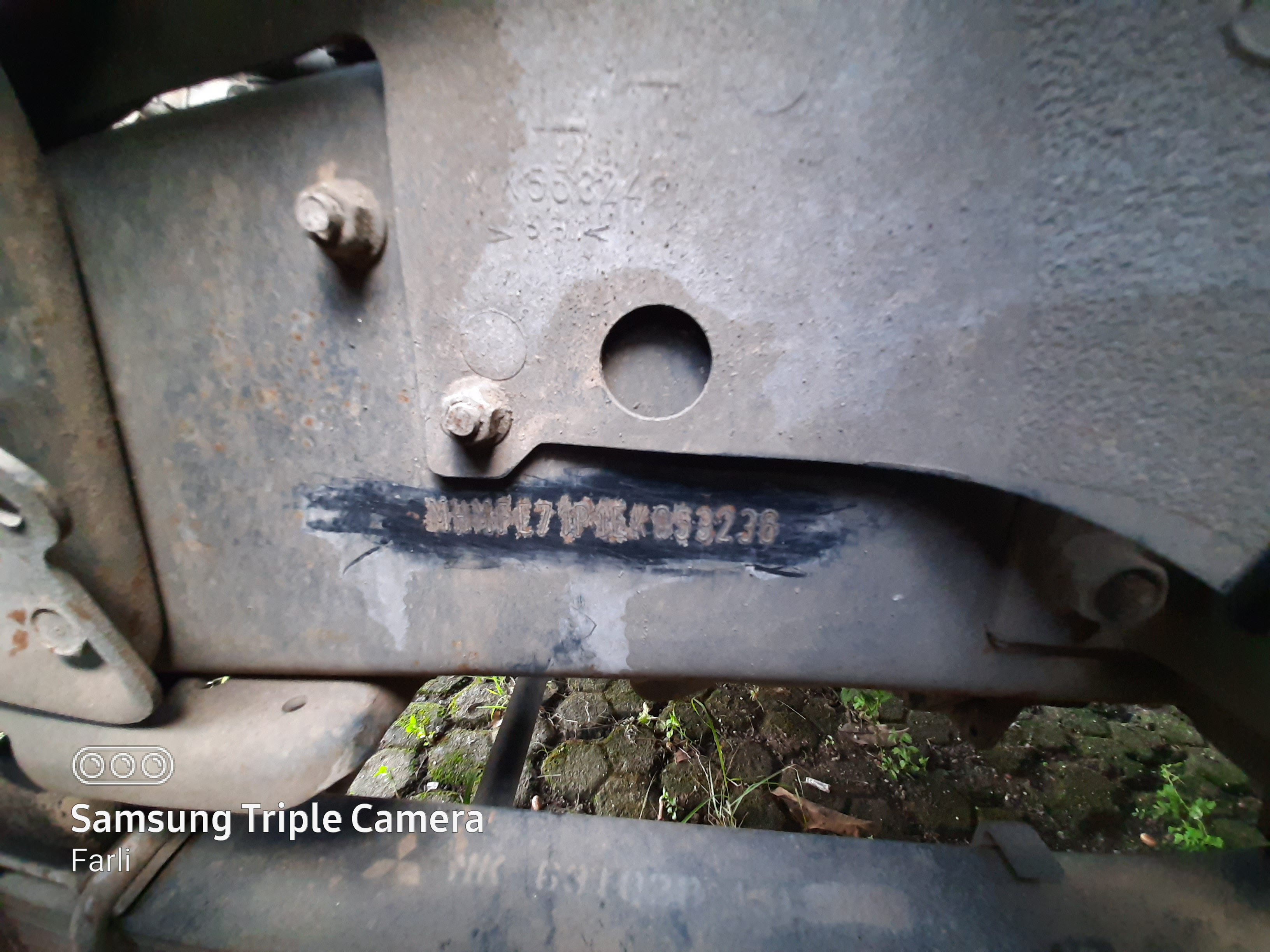 Lelang MITSUBISHI COLT DIESEL FE 71 BOX harga Rp. 133.000.000 | AUKSI